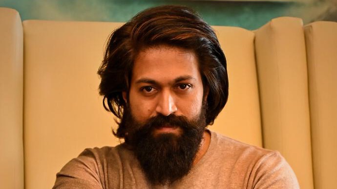 Yash unleashes Toxic: A Fairy Tale For Grown-ups poster ahead of ...