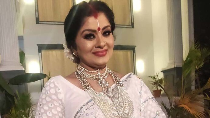 Actor, Dancer Sudha Chandran turns anchor for the show 'Crime Alert ...